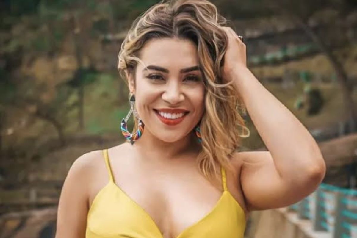 Naiara Azevedo procura delegacia após ser vítima de violência doméstica ... Naiara Azevedo procura delegacia após ser vítima de violência doméstica ...