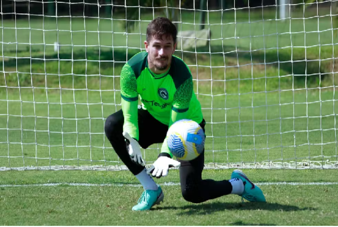 Tadeu explica porque passou braçadeira de capitão a David Braz e ...